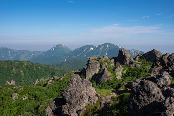 Mt. Myoko 妙高山 to Mt. Hiuchi 火打山 - RIDGELINEIMAGES.com